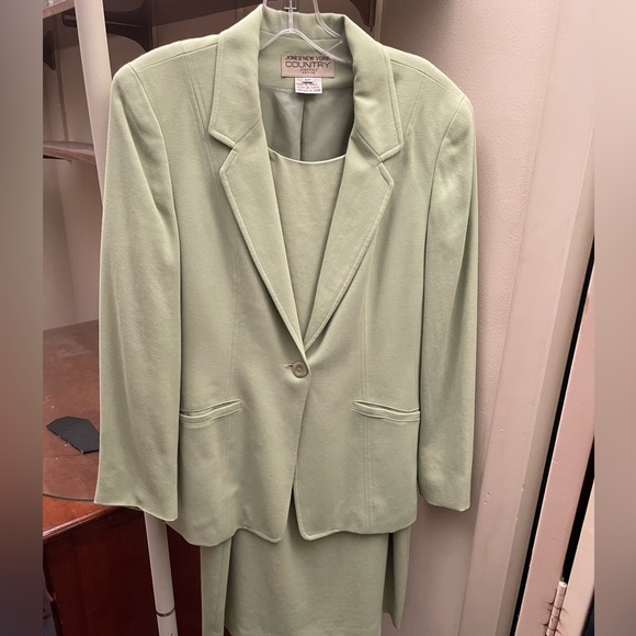 Jones New York | Jackets & Coats | Vintage Green Jones New York Country ...